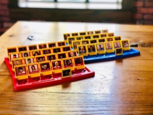 ¿Cómo se juega el Adivina Quién? 🥇 Paso a Paso * Reglas Fácil