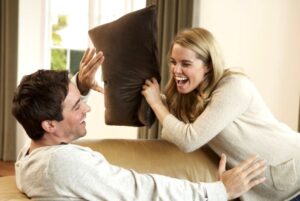 ¿Qué jugar con tu pareja? | Las mejores ideas para divertirte en pareja